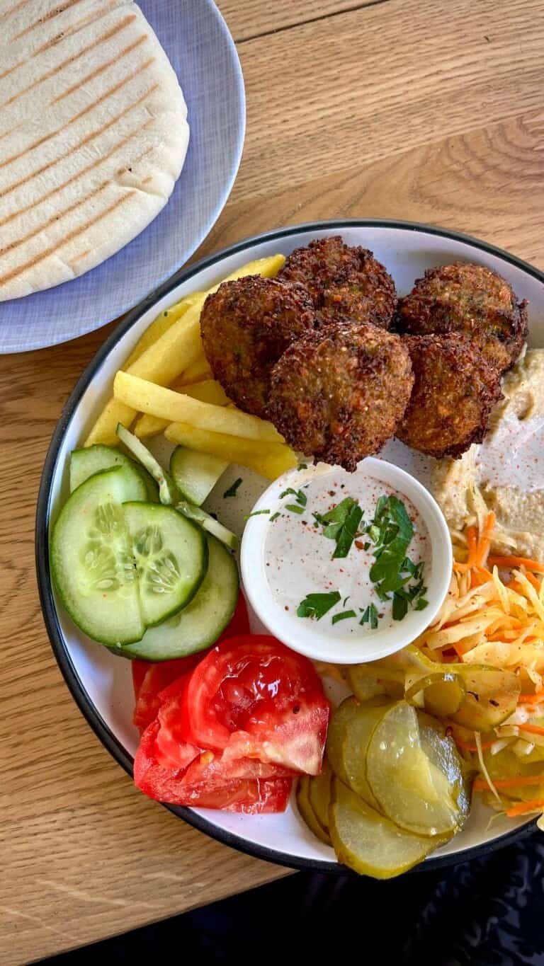 22 Best Boxed Lunch Ideas for Catering - Work Well Remote