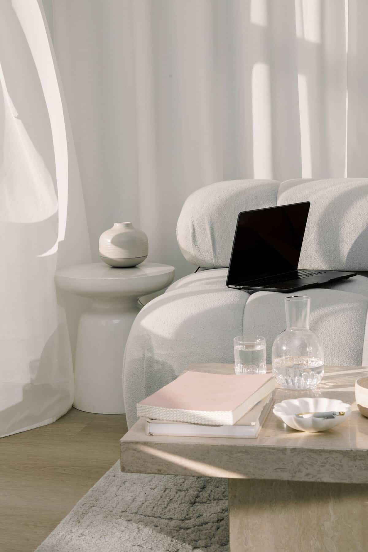 30+ Classy Feminine Home Office Ideas for Small Spaces - Work Well Remote