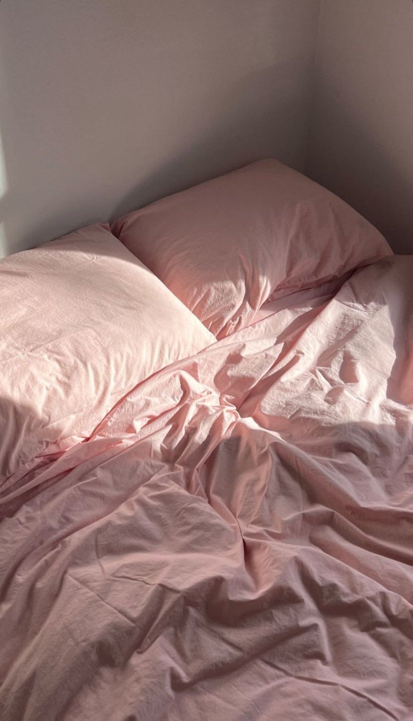 21 Cozy Light Pink Bedroom Ideas You’ll Love - Work Well Remote