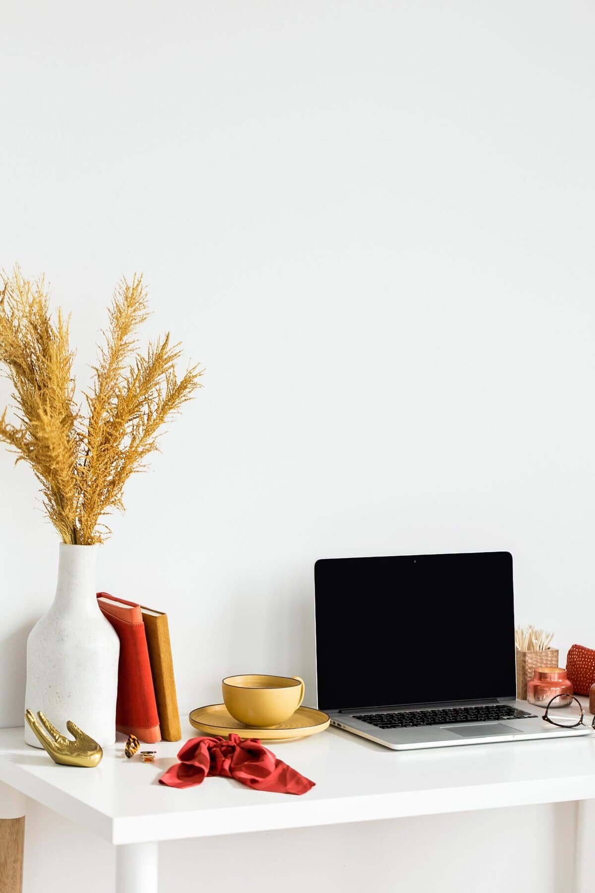 33 Inspiring Small Office Ideas for Your Spare Room - Work Well Remote