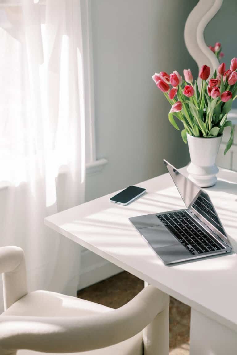 41 Creative Tiny Home Office Ideas for Small Apartments - Work Well Remote