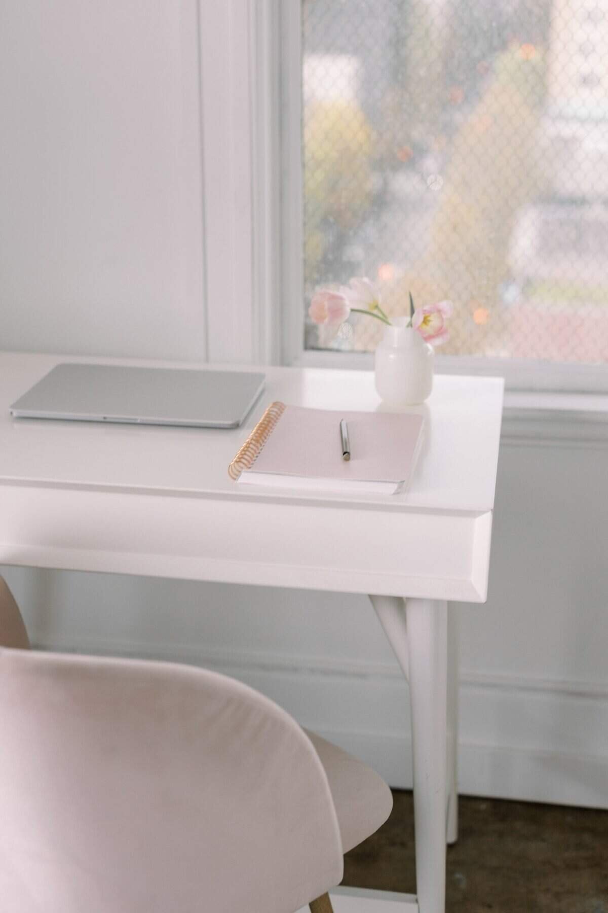 Cute Spring Decor Ideas to Freshen Up Your Home - Work Well Remote